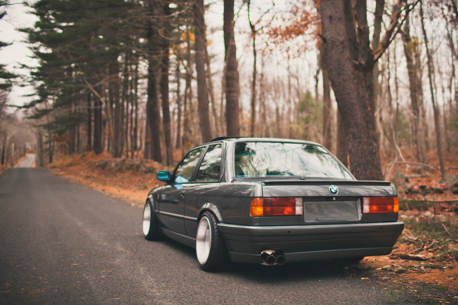 10k: M60 V8 Swap: 1986 BMW E30 325ES - DailyTurismo