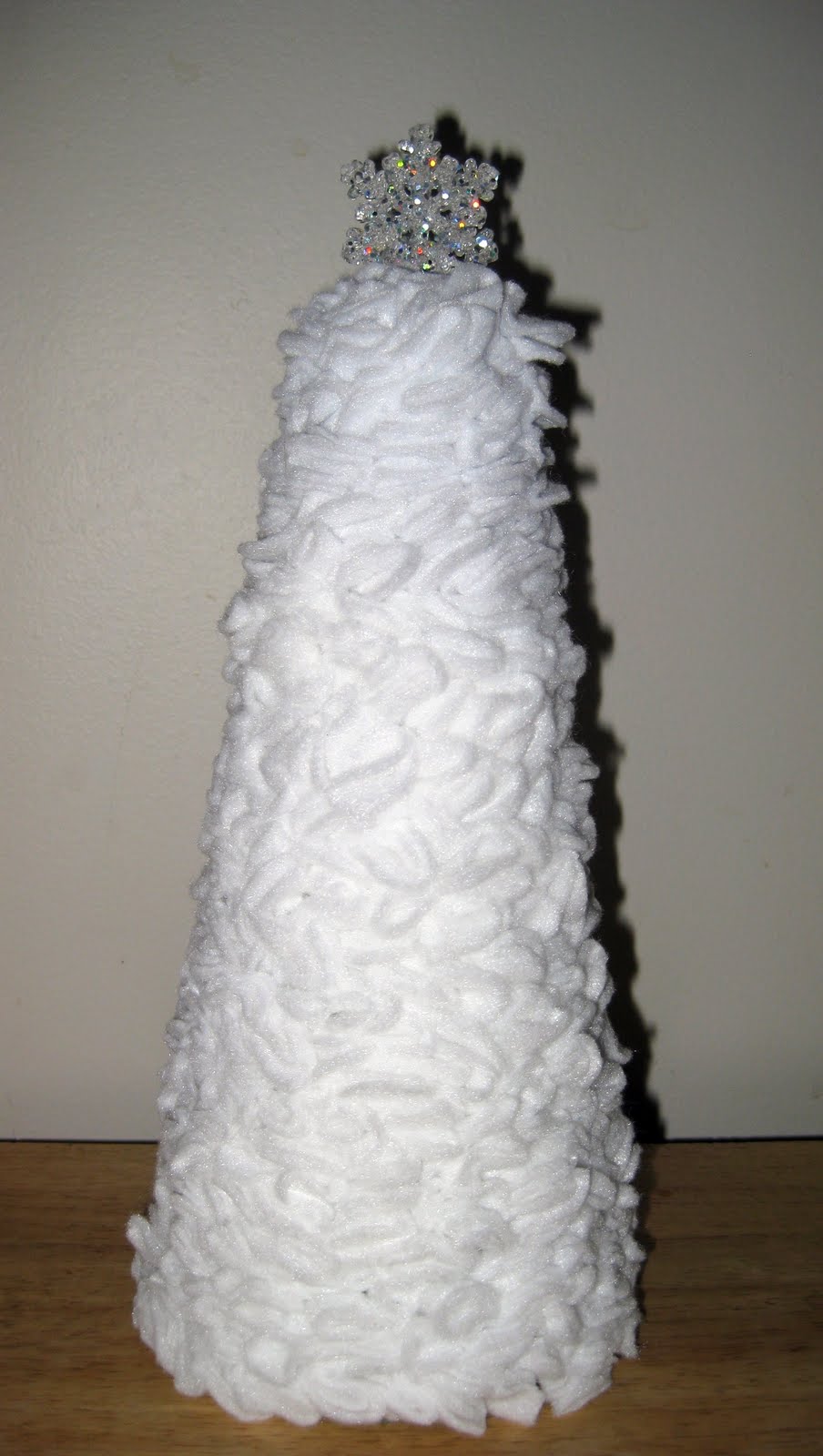 Chic & Pink: Ruffled Felt Tree {and tutorial}