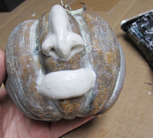 Sarah Ogren : A Paper Clay Pumpkin Face Tutorial