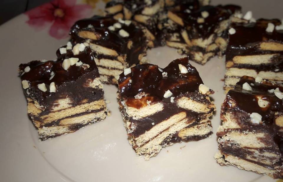 KakaKecik aDisH sHidA: Resepi Kek Biskut Marie Salut Milo aka Kek Batik