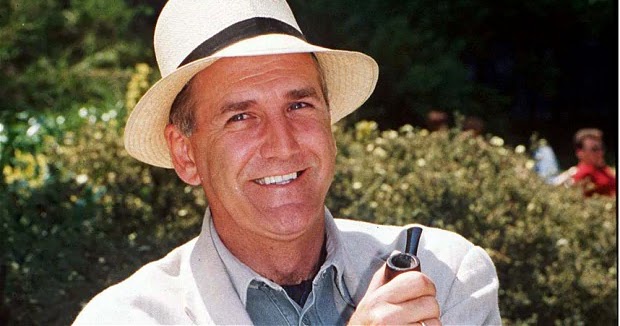 Famous Pipe Smokers: Russ Abbot