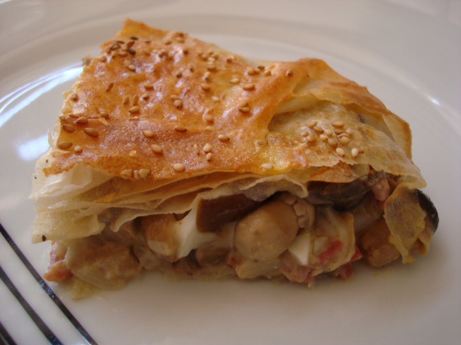 A LA MESA...Y RICO: Pasta brick rellena de setas y jamón