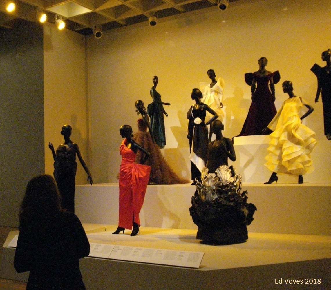 Art Eyewitness: Fabulous Fashion: From Dior’s New Look to Now at the ...