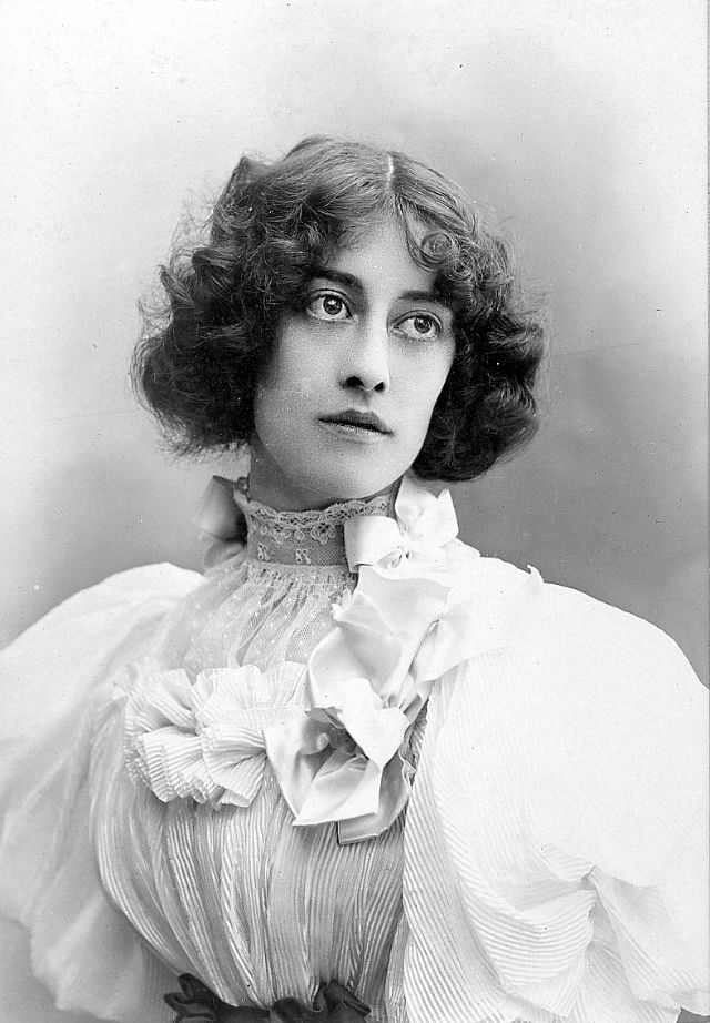 Stunning Photos of Stylish Girls That You Won't Believe They Came From ...