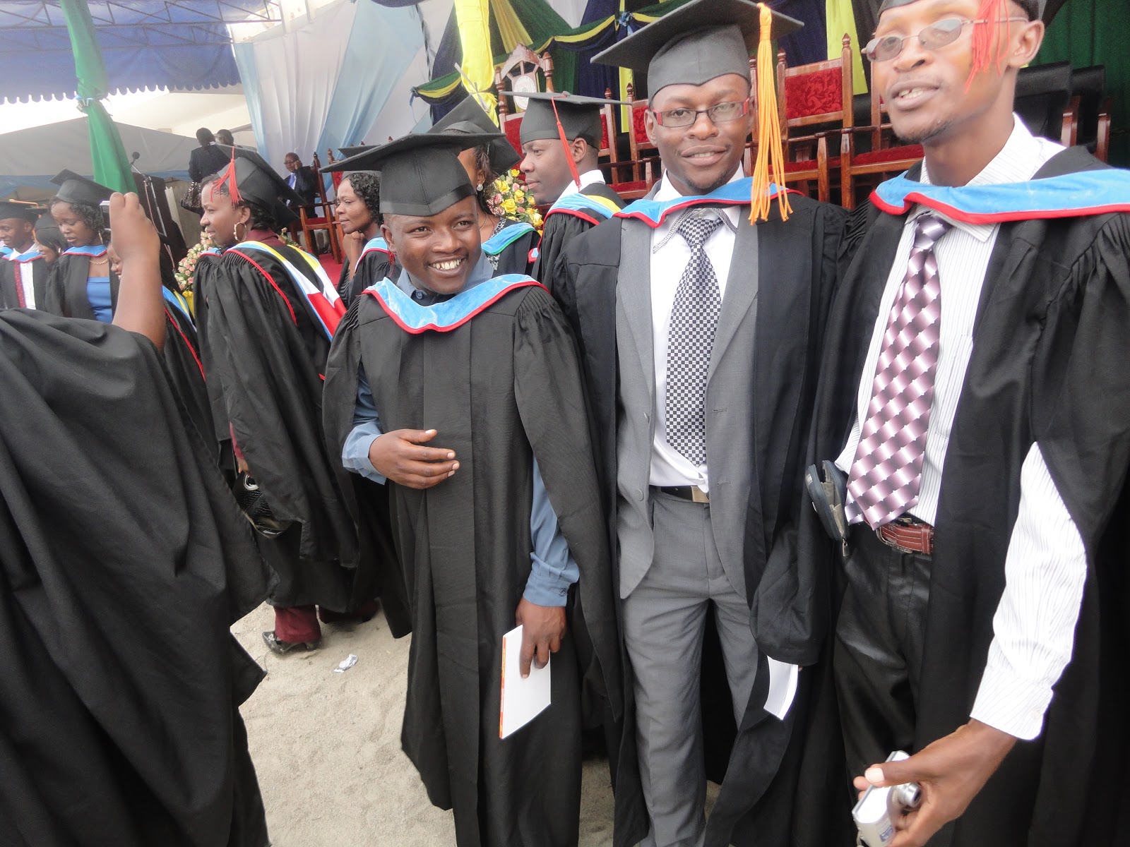 TAIYODEO: PICHA ZA MATUKIO MBALIMBALI YA GRADUATION YA UDOM NOV 21 2012