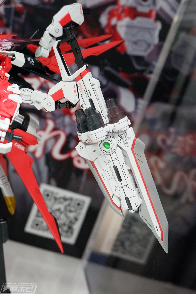 P-Bandai: MG 1/100 Gundam Astray Red Dragon on Display at NEXT PHASE ...