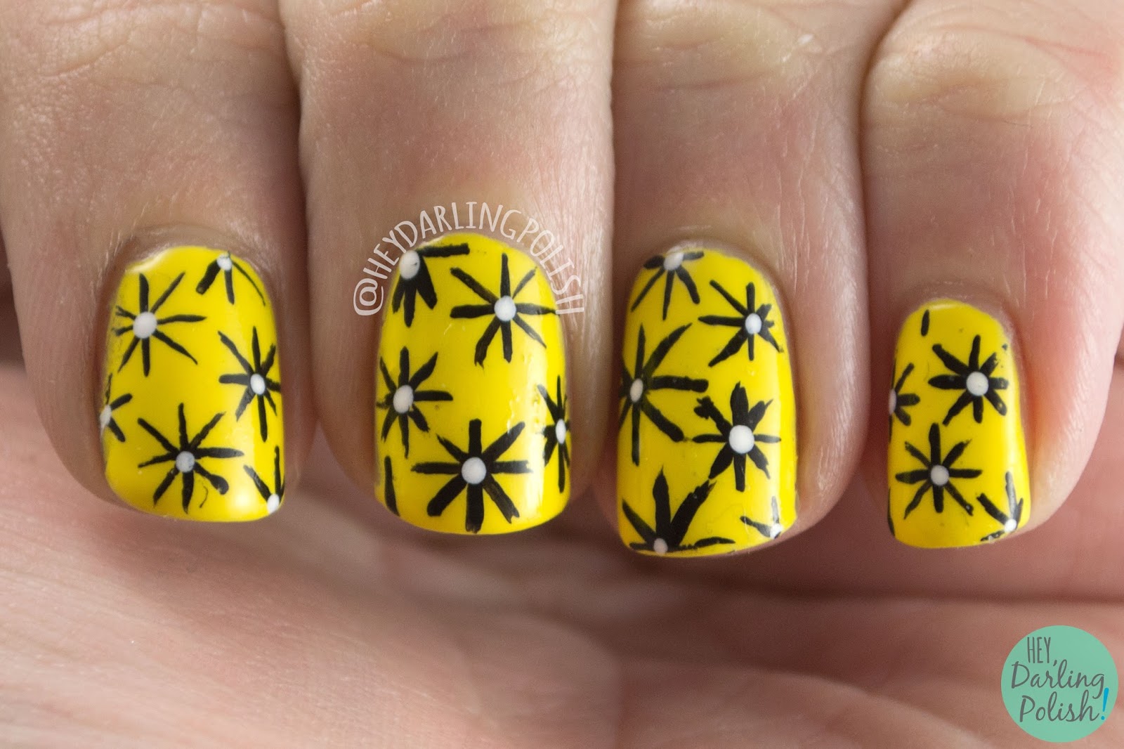 Hey, Darling Polish!: The Nail Challenge Collaborative: Fashion #4