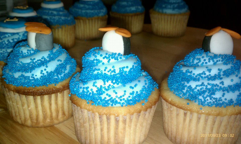 Honey's Sweets: Happy Feet Birthday Cake