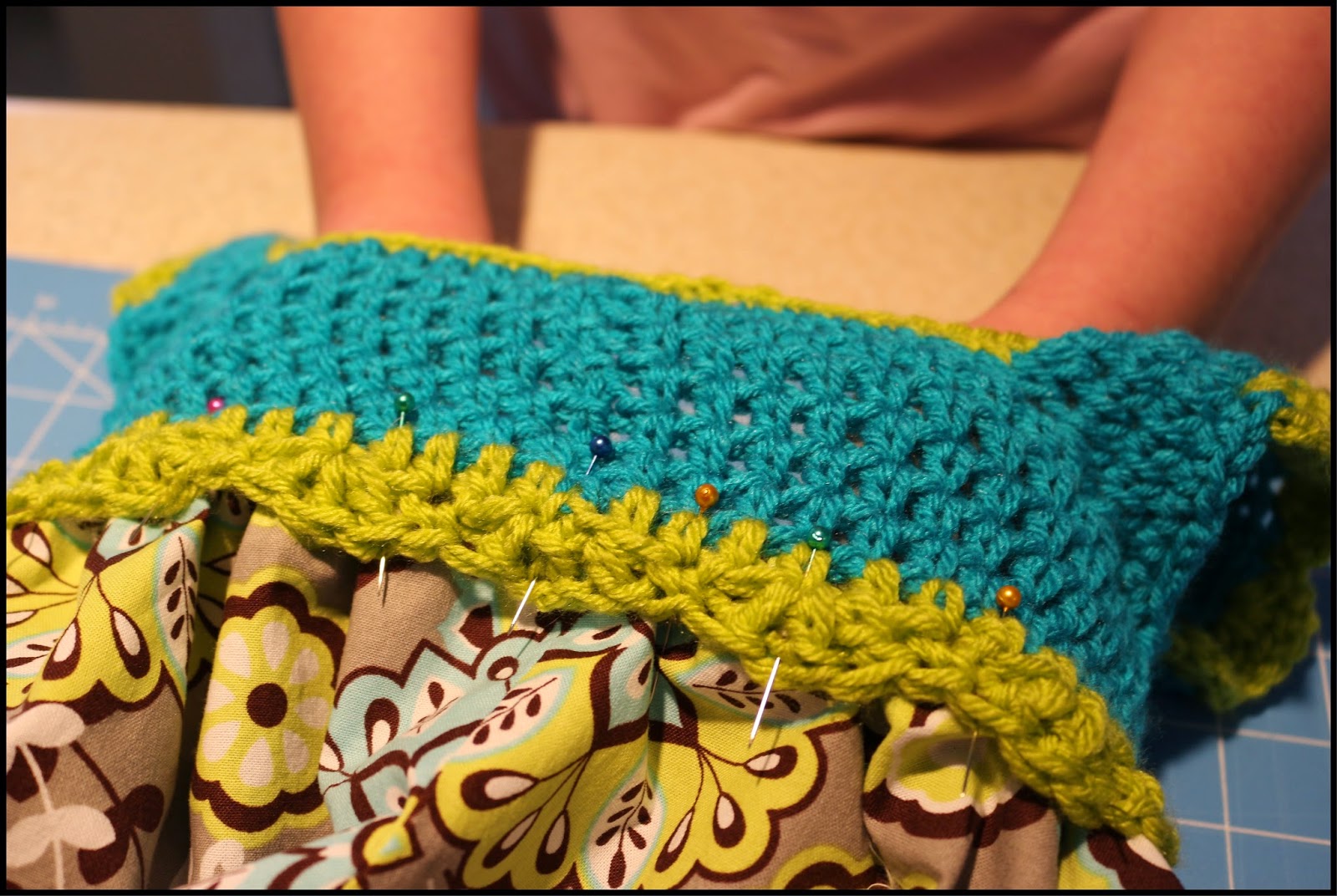 This Housewife Life: Crochet + Fabric = AWESOME ~FREE PATTERN~