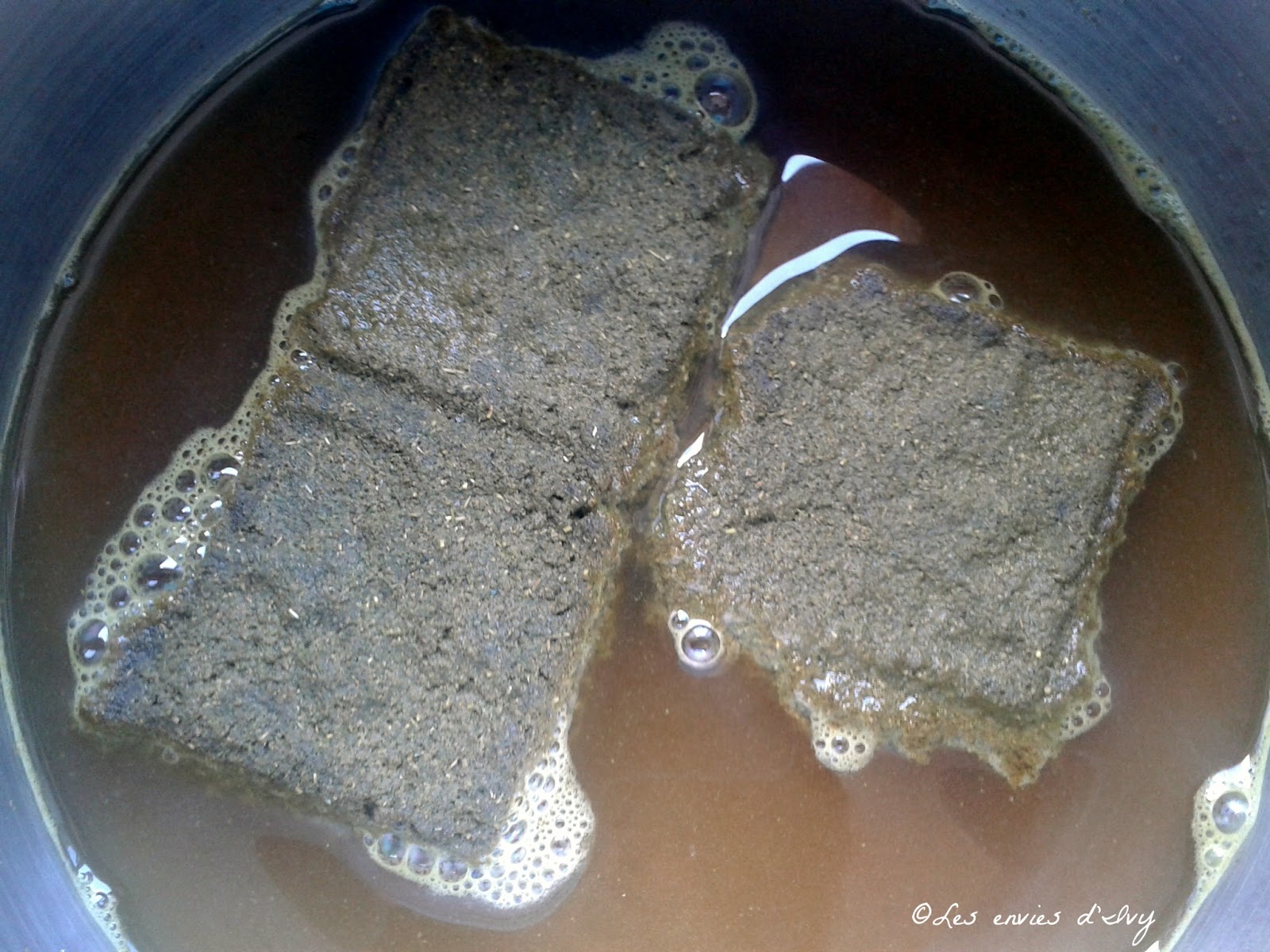 La provinciale Parisienne: Lush : J'ai testé le caca rouge. Ep#1