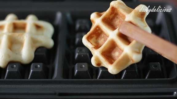 dailydelicious: Mini Waffles