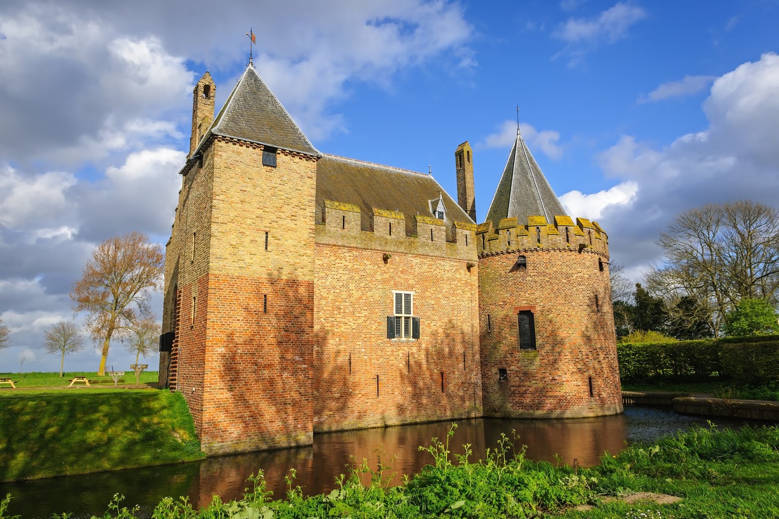 8 must-see spooky Dutch castles