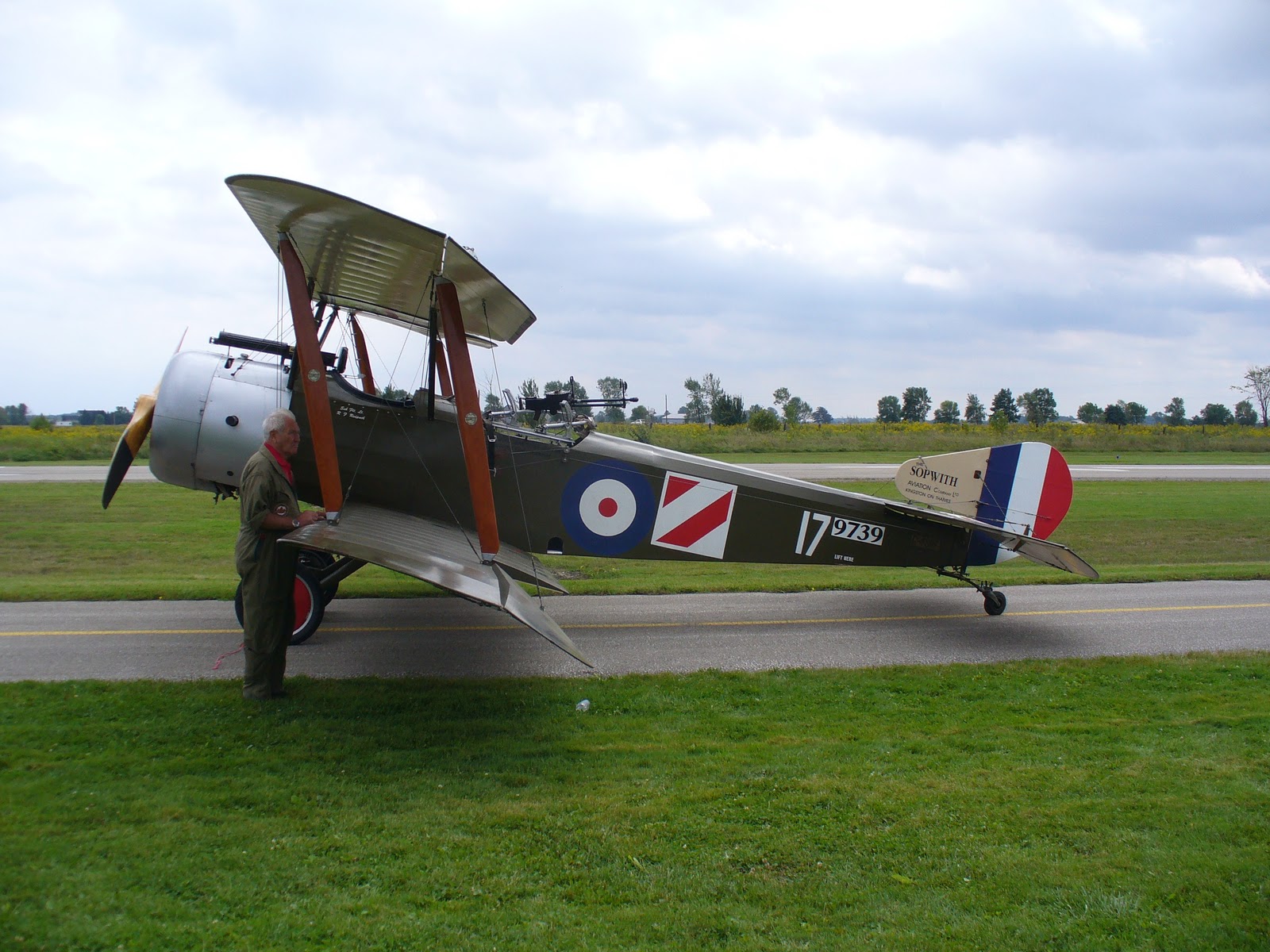 Ontario War Memorials: Caledon - Great War Flying Museum