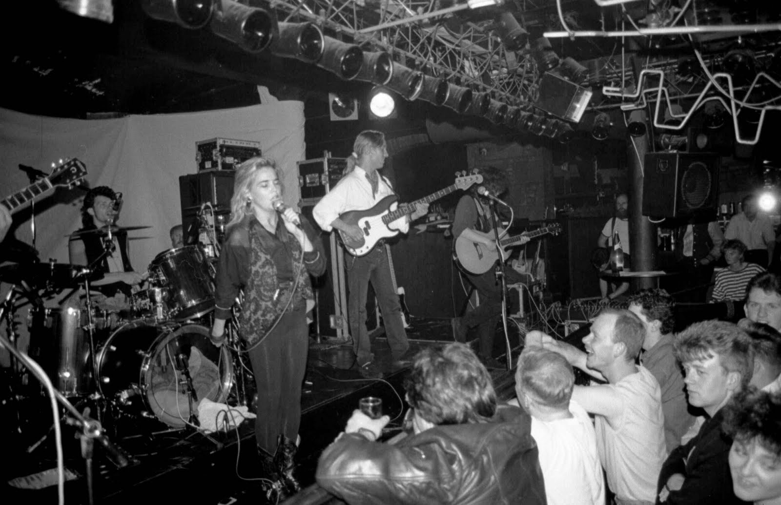 RETRO DUNDEE: DANCE FACTORY BANDS #1