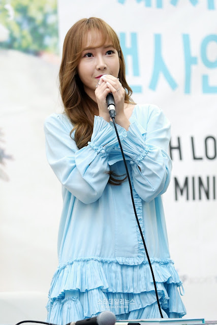 Jessica met fans through her 'With Love, J' signing event - Wonderful ...