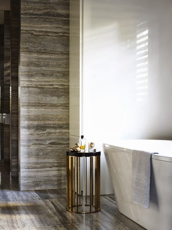 studio karin: MODERNT BADRUM MED TYNGD OCH PONDUS