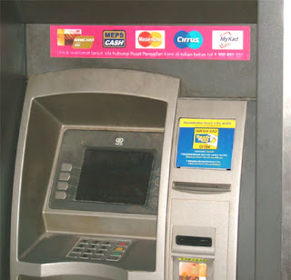 Putri Khairani Koto'bLog: User Interface Mesin ATM