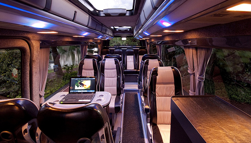 5 Incredible Advantages of Opting for Luxury Minibus Hire in Essex