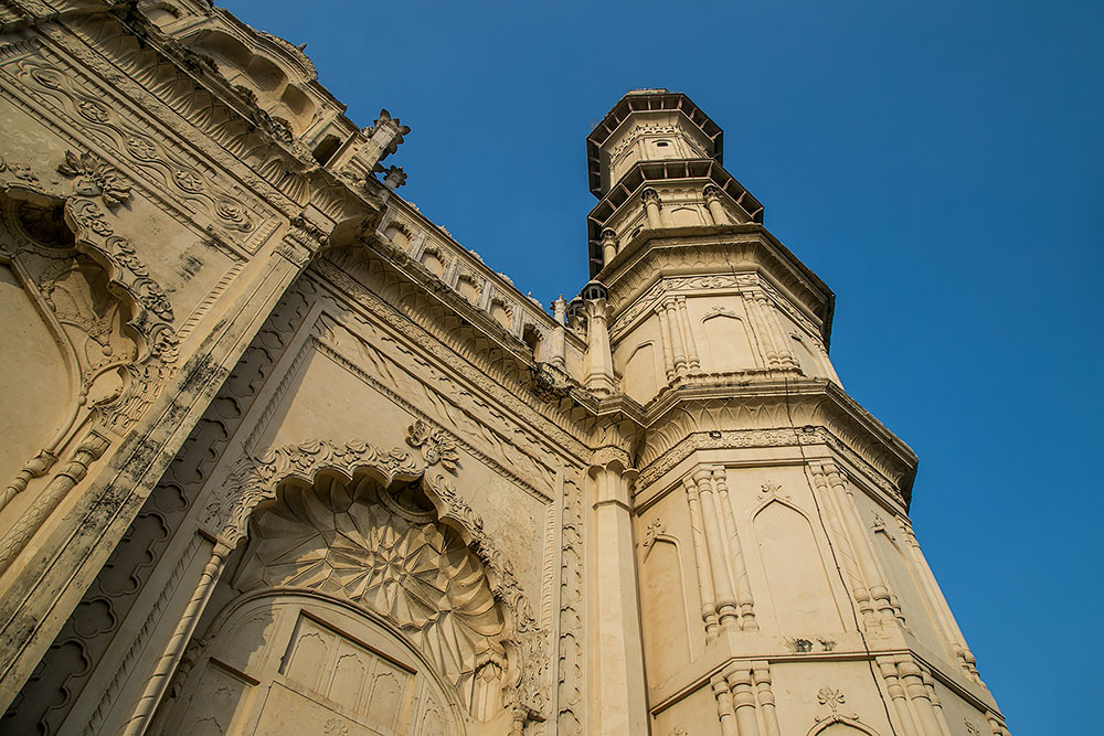 Jama Masjid: the iconic Nawabi mosque in Lucknow