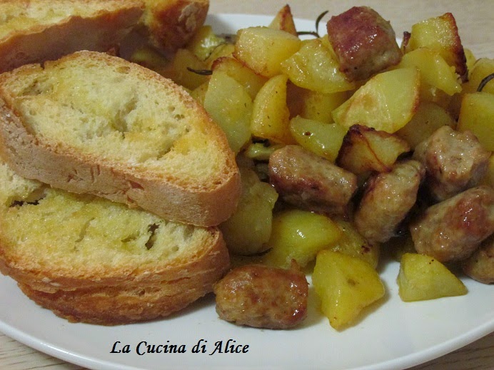 Salsiccia di pollo e Patate...al forno! da La cucina di Alice su ...