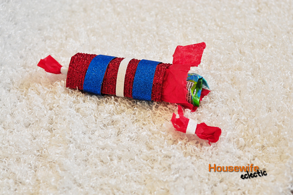 Candy Poppers for July 4th - Housewife Eclectic