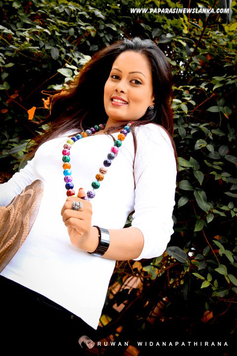 Hot And Sexy Pics Of Menaka Peiris - Welcome To PhotoZone