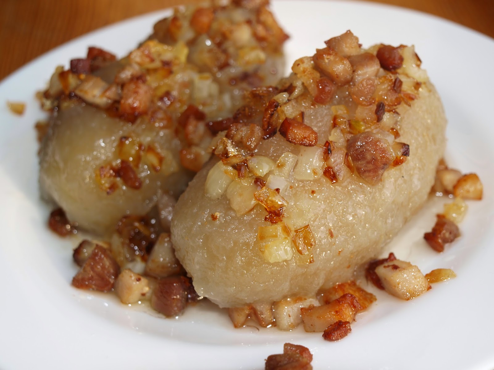 baltoje lėkštėje: Cepelinai su mėsa