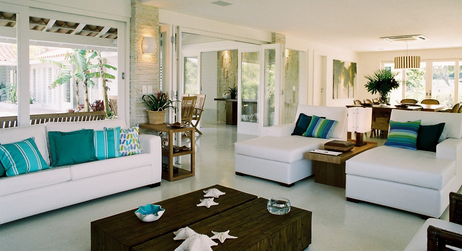 Sala de estar na praia | Decoração de casa, Salas pequenas, Decoração ...