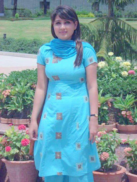 Sexy Figure Big Tits Desi Girls Photos