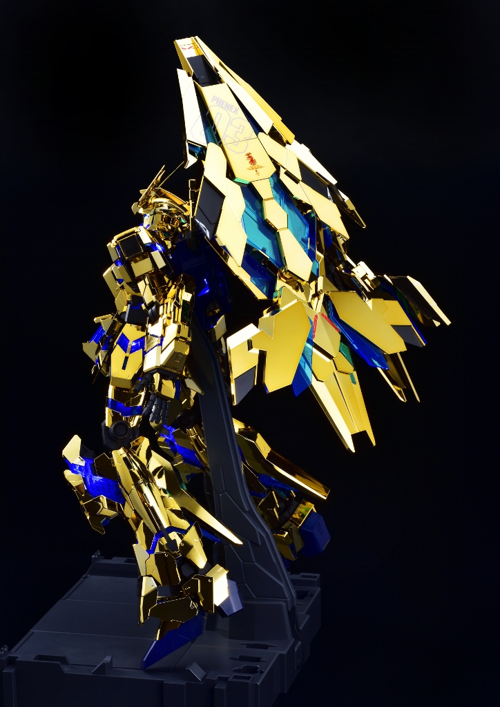 P-Bandai: PG 1/60 Unicorn Gundam 03 Phenex High Quality Studio Shots ...