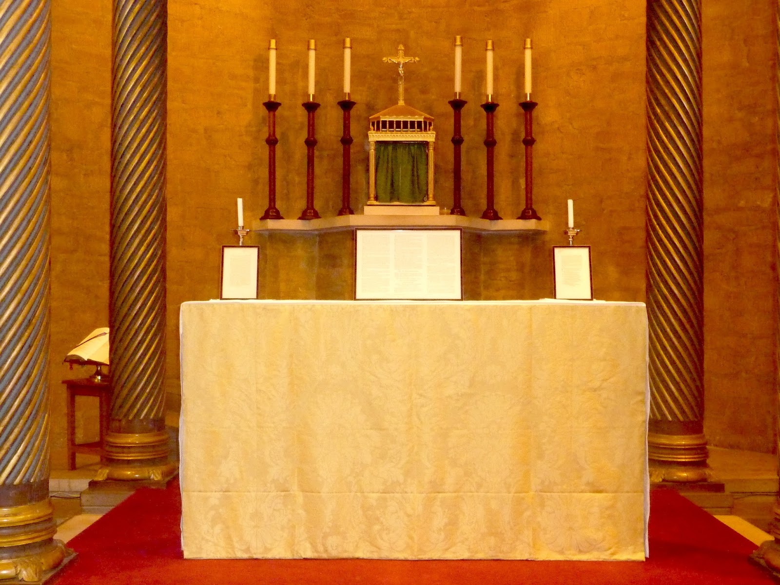 Guild of St Clare: Gold Altar Frontal for St Alphege's