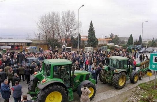 -ΒΙΝΤΕΟ- ΝΩΡΙΤΕΡΑ ΜΠΛΟΚΟ ΤΩΝ ΑΓΡΟΤΩΝ ΣΤΗΝ ΕΘΝΙΚΗ ΑΘΗΝΩΝ ΠΑΤΡΩΝ ΣΤΟ ΥΨΟΣ ...