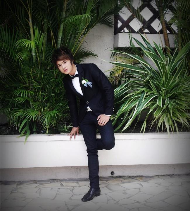 M y a n m a r H u n k s: Aung Lay