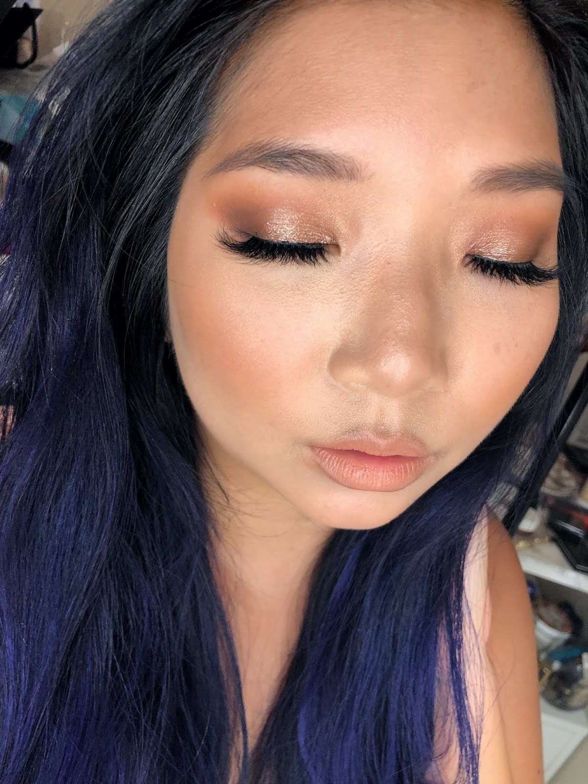 | Review | Hourglass Scattered Light Glitter Eye Shadow | PRETTY IS MY ...