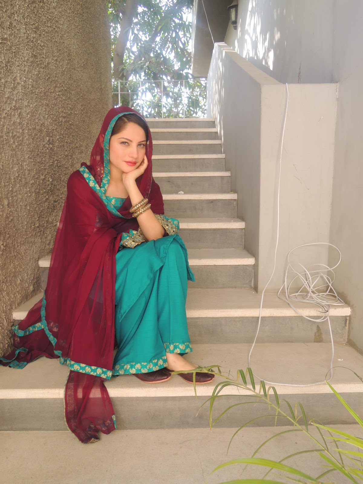 Gorgeous Pakistani Actress Neelam Muneer Super Hot Facebook Photos ...