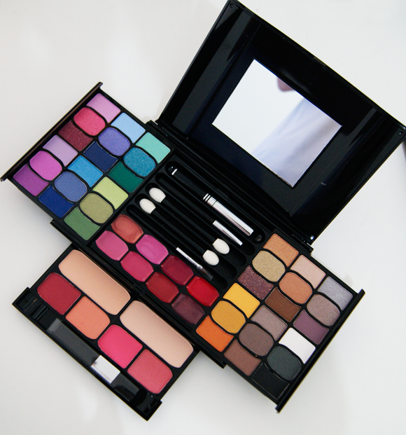 UNIQUE STYLE PROFESSIONAL MAKE UP COLLECTION - MAKEUP KIT 2016 - HIGH ...