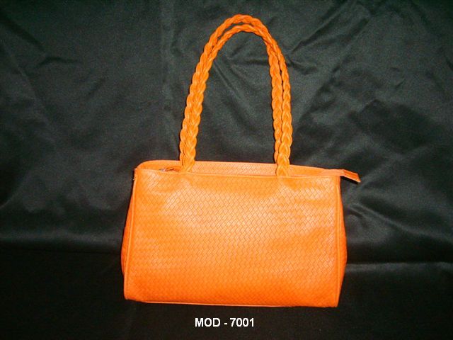 Ubrique , Marroquineria de Moda en Piel: Bolsos de piel , Piel&Mer ...