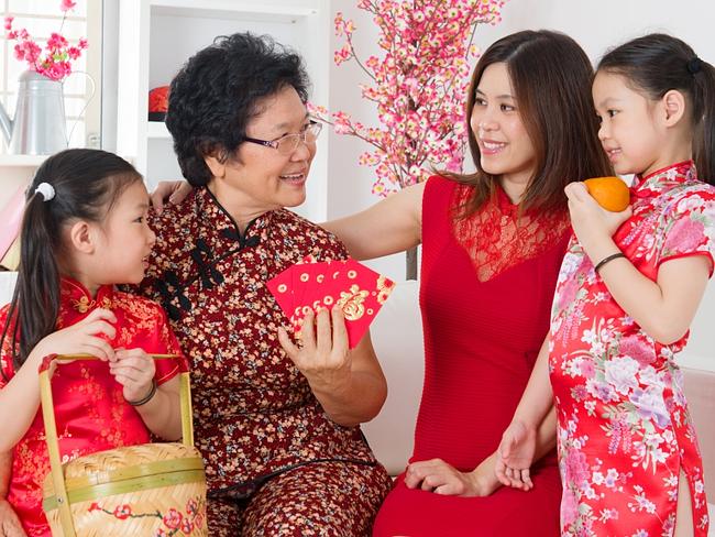 Tidak Banyak Orang Tahu! Inilah 5 Fakta Unik tentang Angpao | Sourcein ...