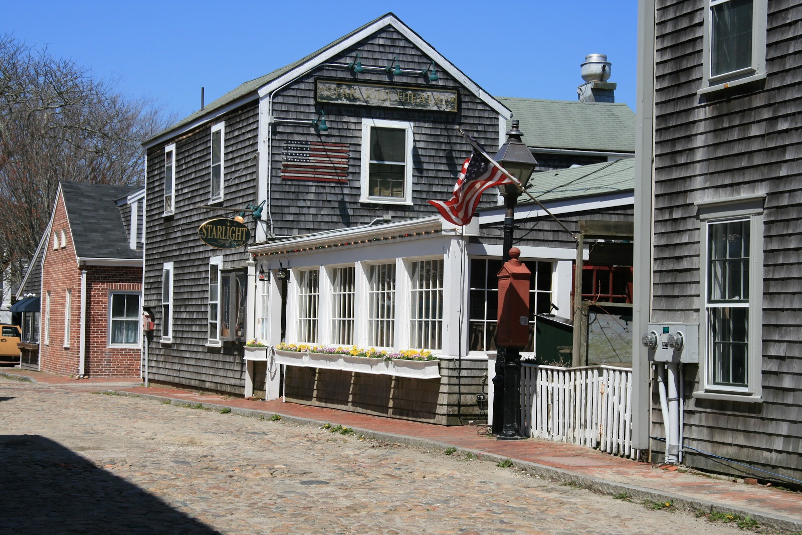 The Travels of a Quilter: Nantucket architecture