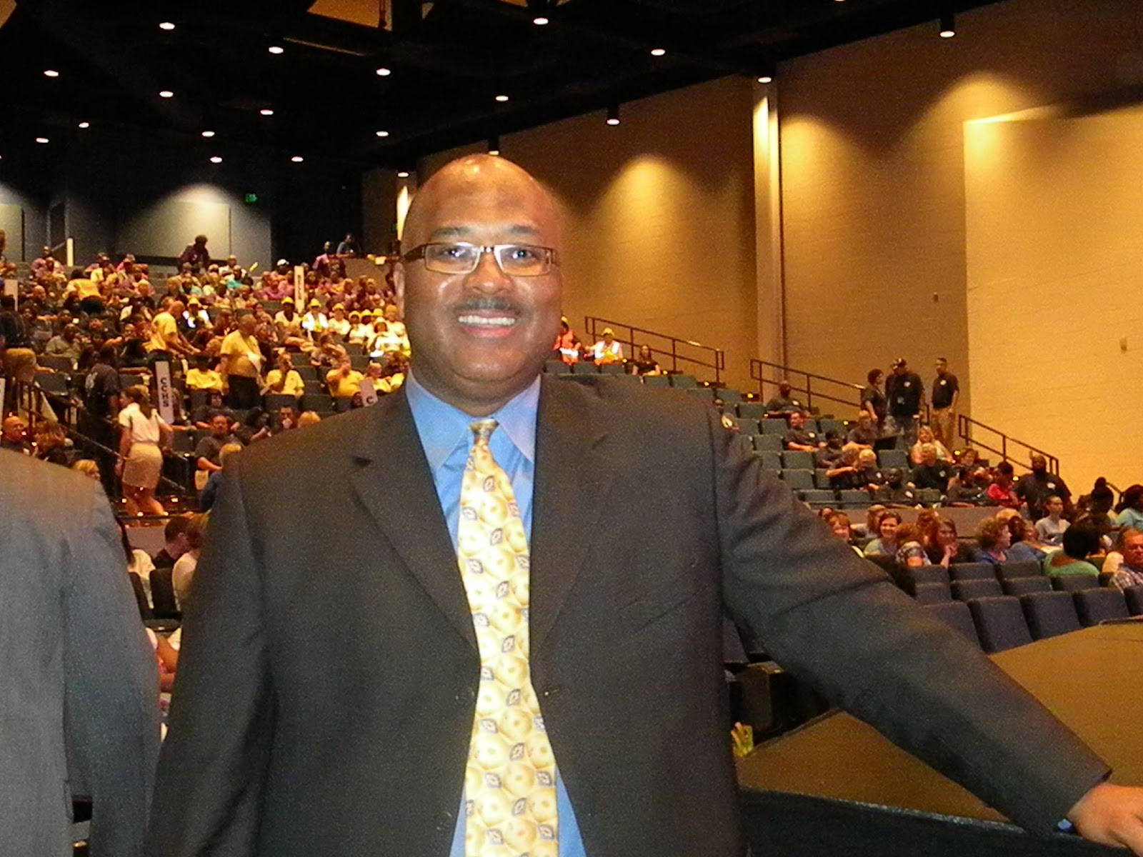 Simply Cindy Blog: Cindy's Featured Artist of the Week - Edward