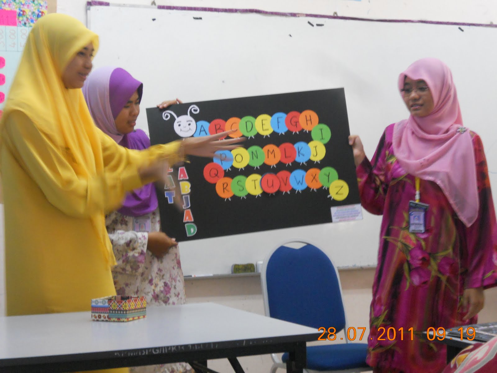 WARNA-WARNI LITERASI: Perbentangan Pra-Tulisan dan Penulisan Mekanis