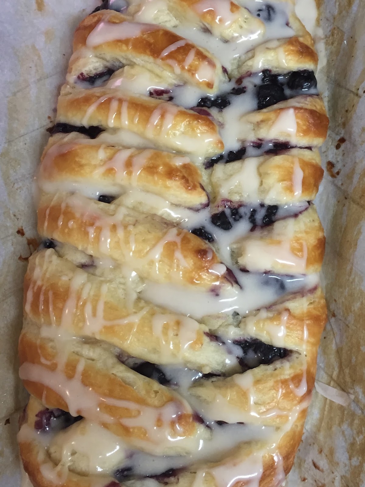 Courtney's Recipes: Iced Raspberry Danish Braids