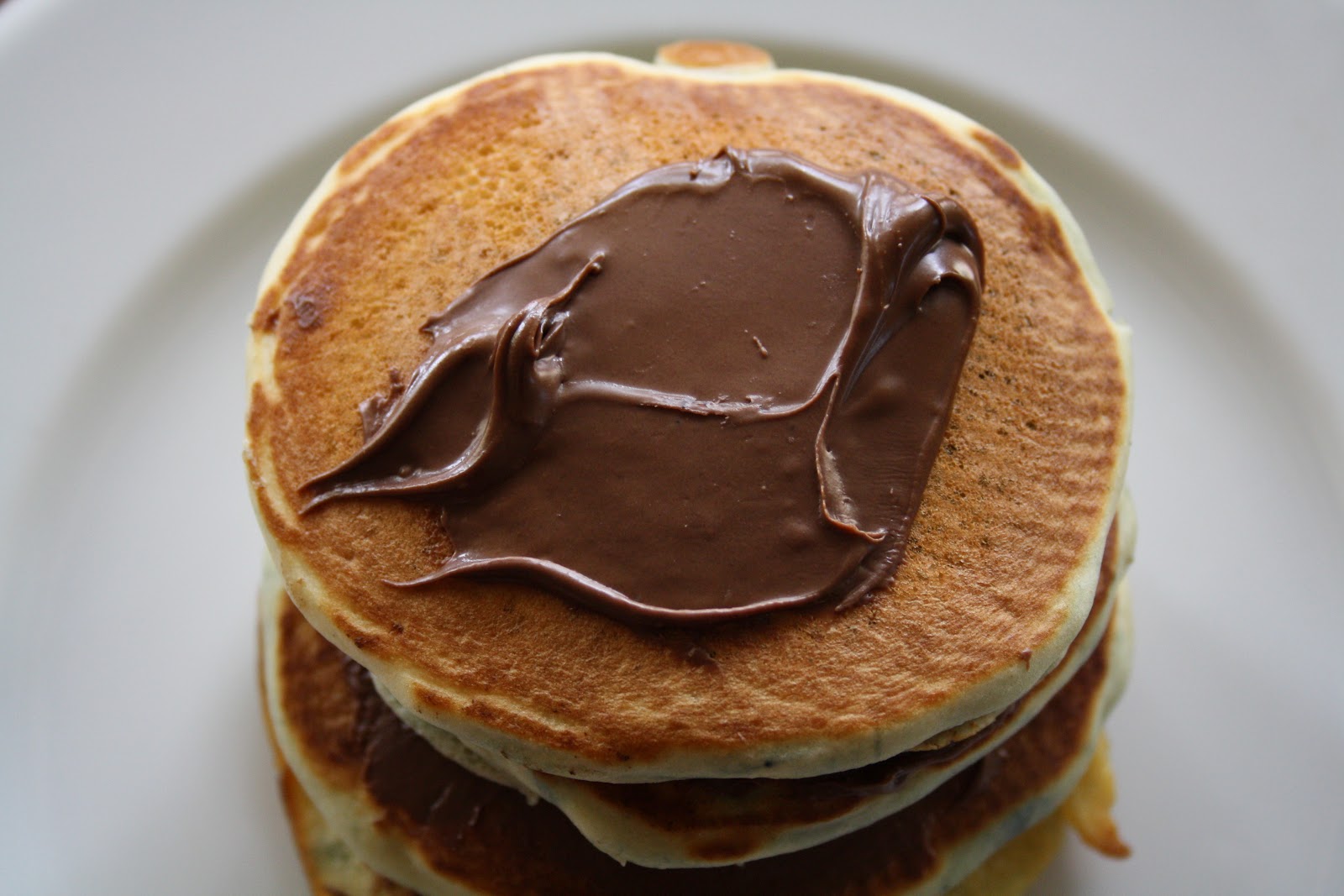 Family of Foodies: Blueberry pikelets- an after school favourite