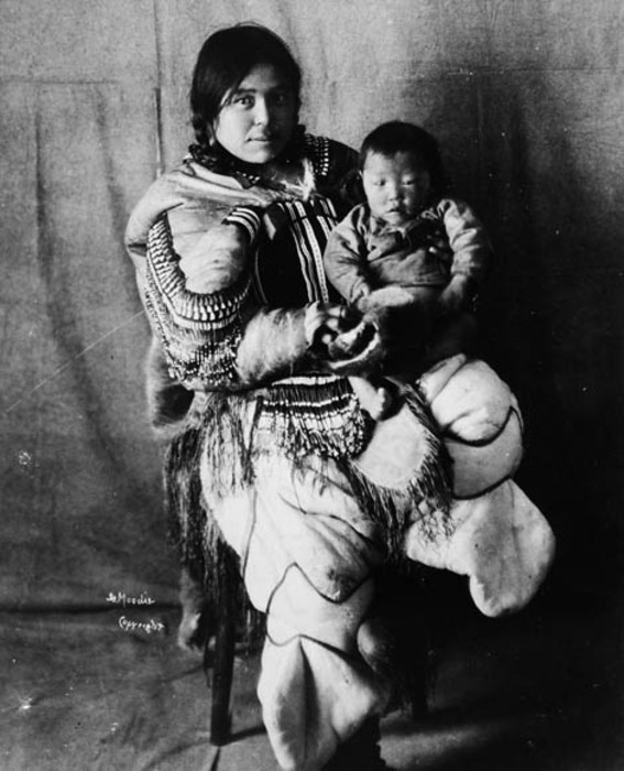 White Wolf : Rare Century-old images of the Inuit people by the country ...