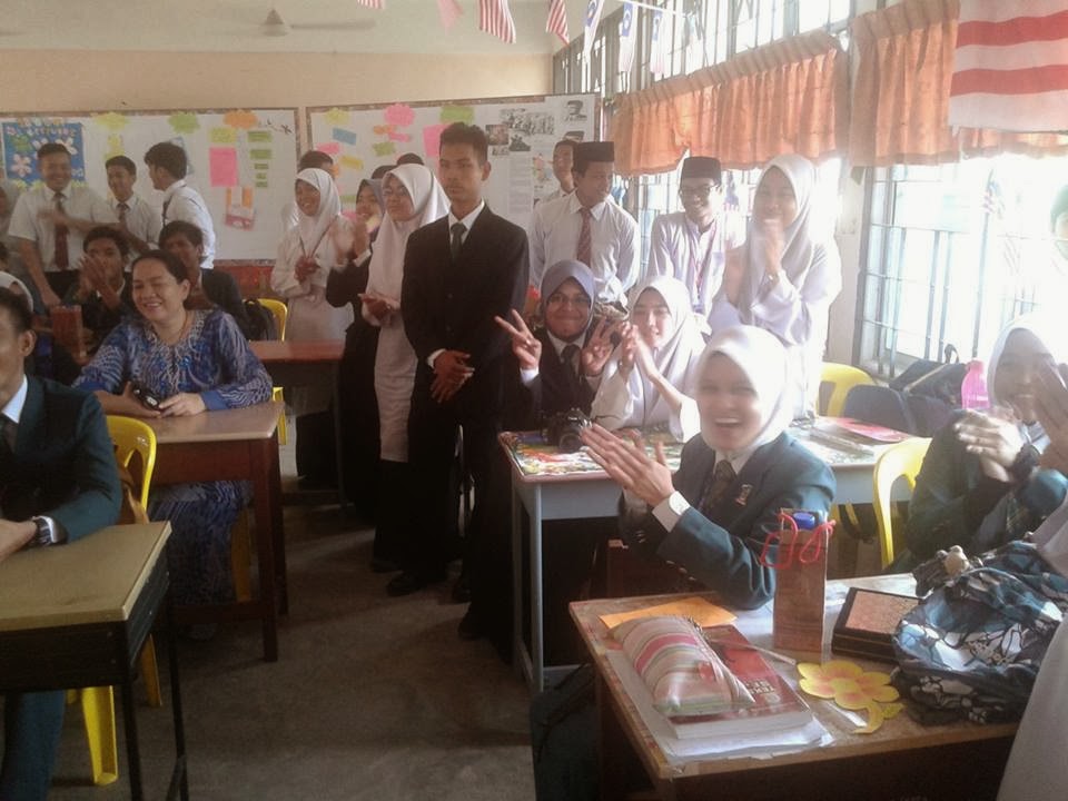 Pra- Universiti, SMK Munshi Abdullah, Melaka: LAWATAN GURU DAN PELAJAR ...