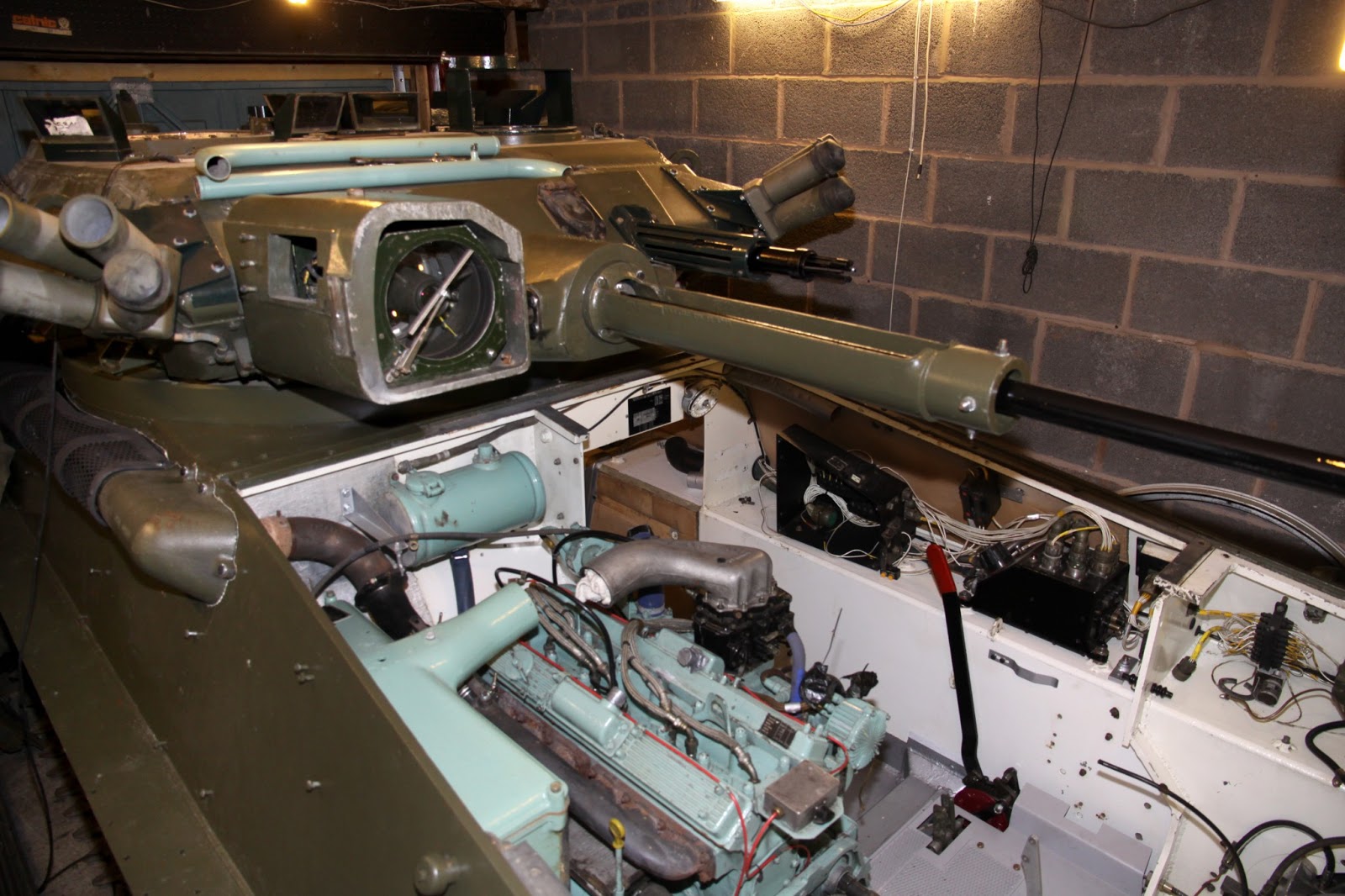 ALVIS SABRE - Restoration.: Rarden Cannon Installed (Main Gun)