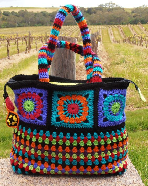 DIANA - Atelier handmade: Frumoasele genti crosetate, vintage si deosebite