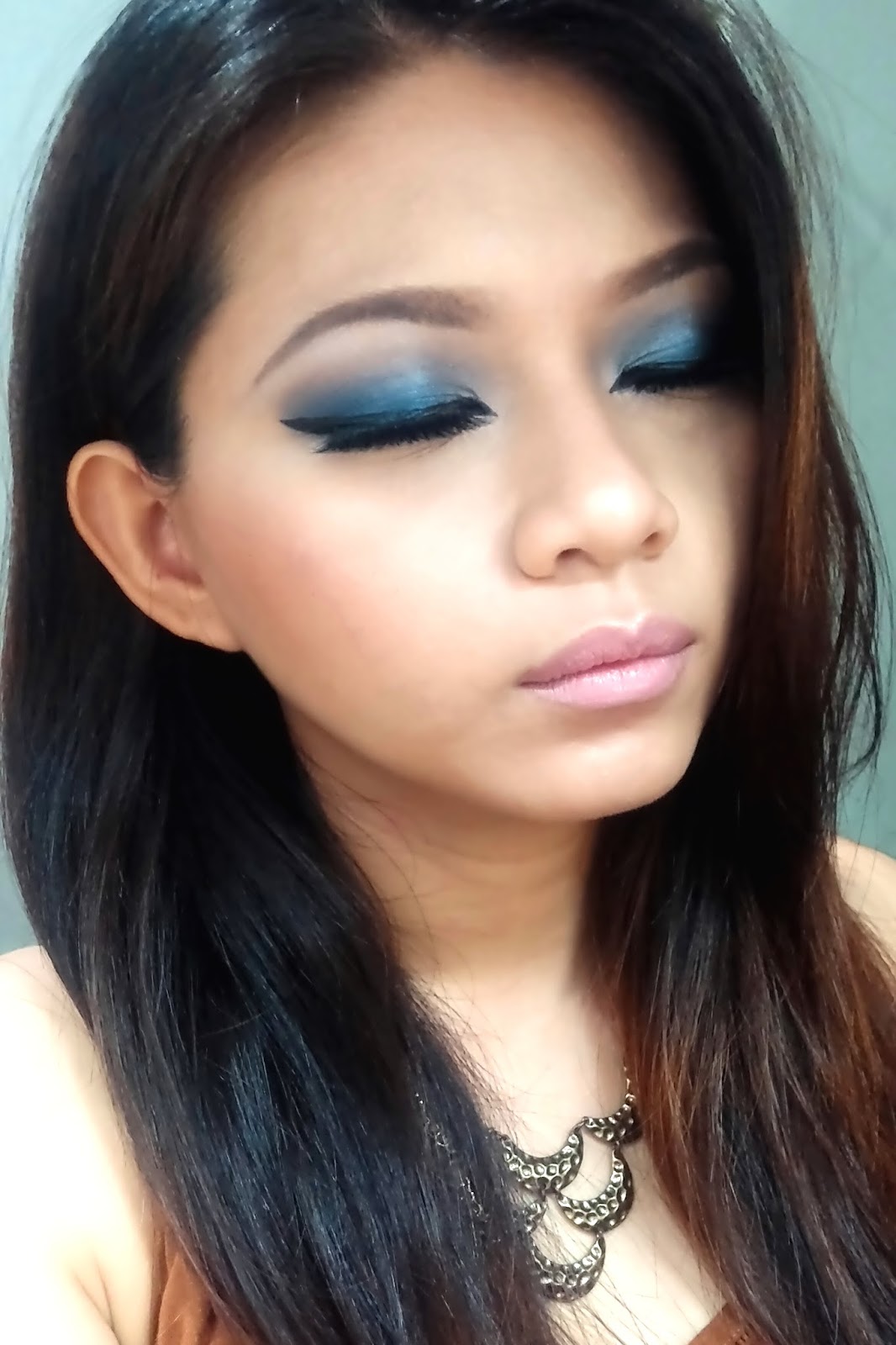 Midnight Blue Smokey Eye