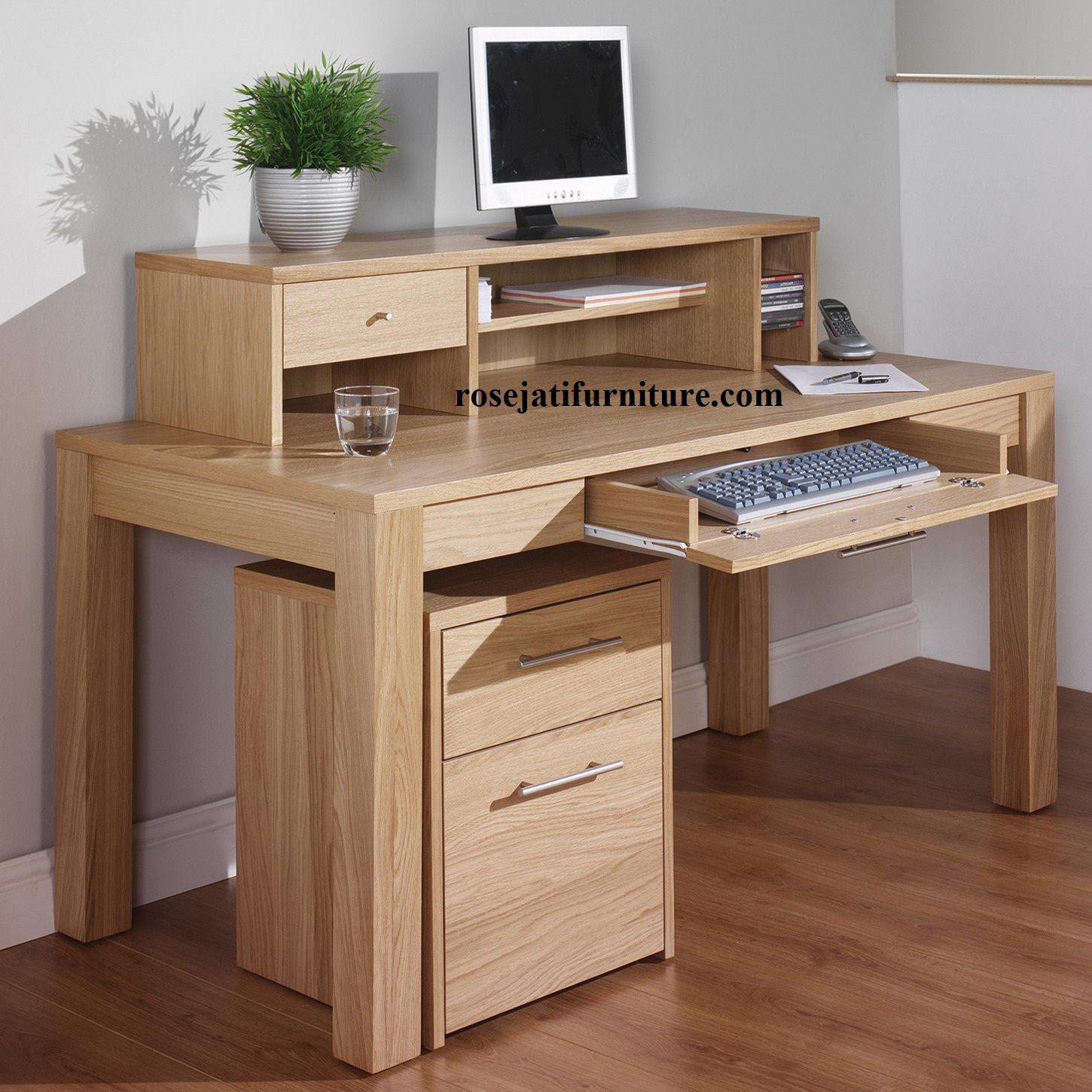 21+ Gambar Meja Komputer, Untuk Mempercantik Ruangan