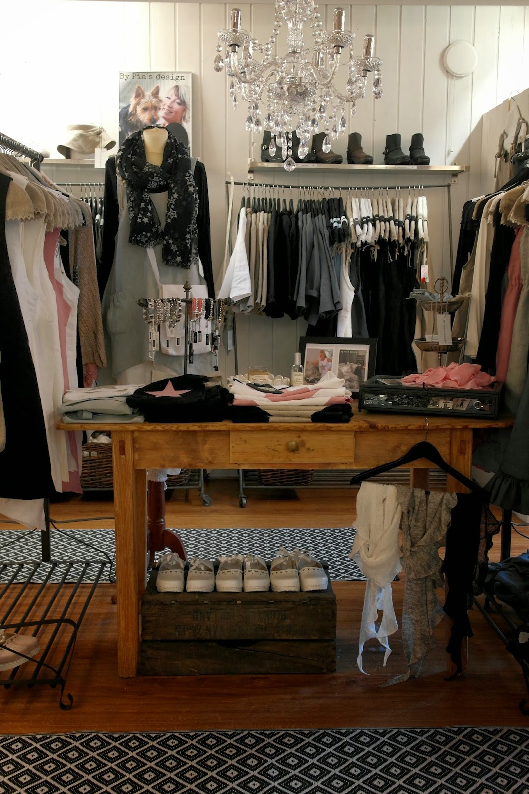 BY PIA`S: BY PIA´S SHOWROOM & SHOP